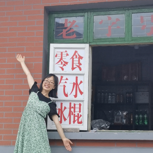 正在生活的HH 