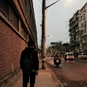 斜土路小霸王 