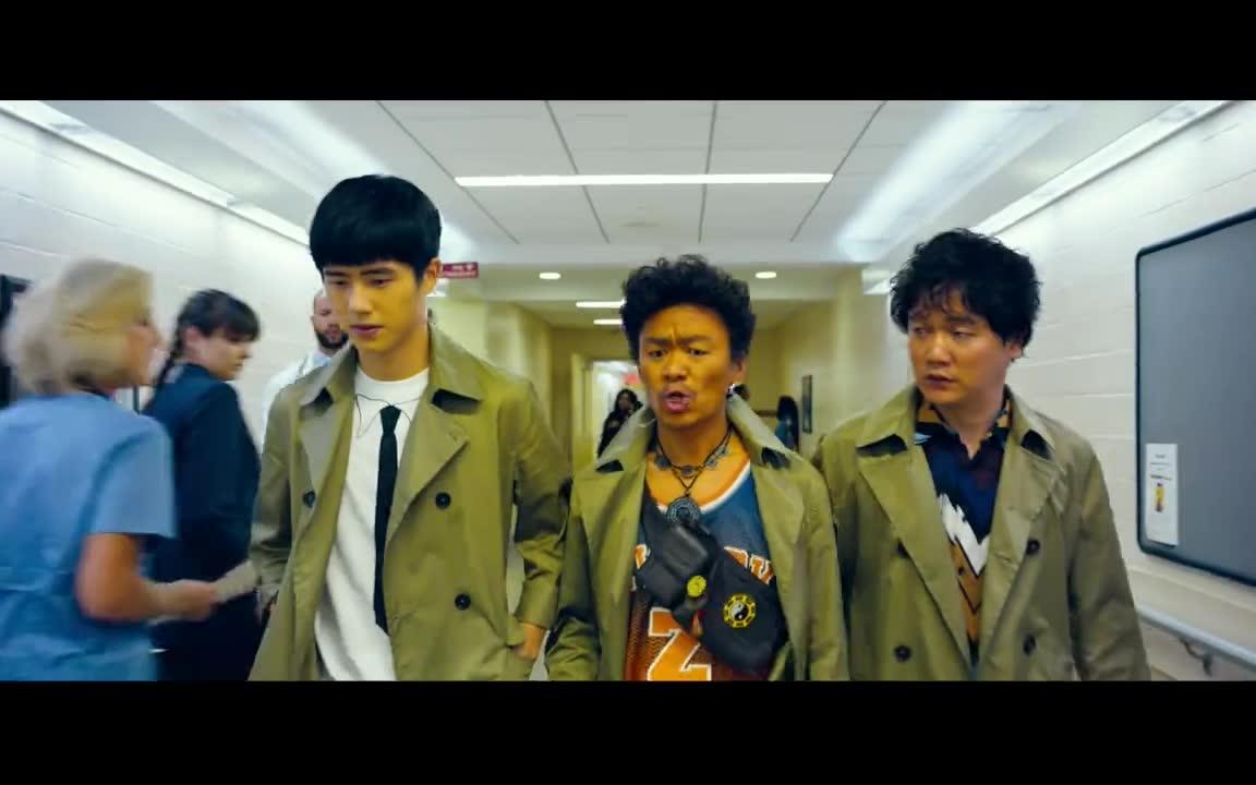唐人街探案2:刘昊然为破案换女装出场超惊艳 看呆路人!宝强很妩媚.