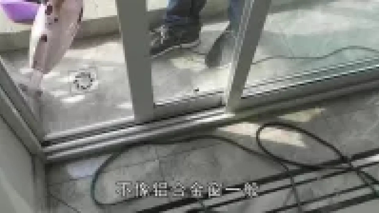 封阳台不要用铝合金窗了, 有钱人都装这种代替, 懊悔没早知道