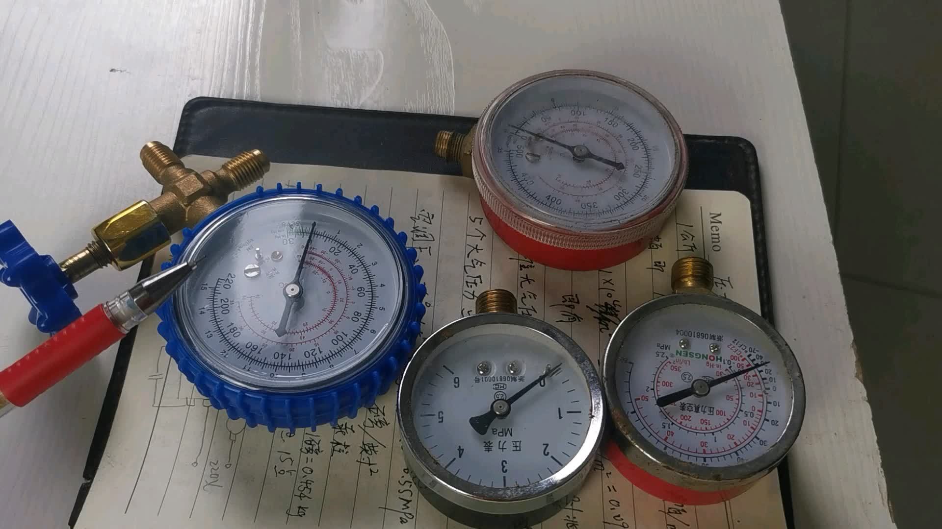 家电维修用的压力表几圈读数,都是什么含义,字母都是什么单位?