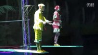搞笑的小丑跳水