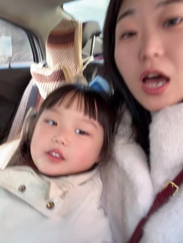 眨眼睛太可爱啦