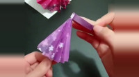 很漂亮的立体手工折纸小雨伞,简单易学还能伸缩自如,一学就会