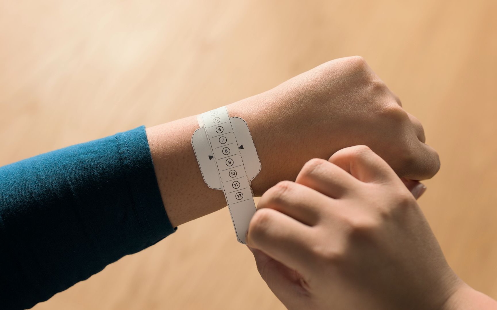 如何测量你的腕围选择 Apple Watch 单圈表带 - Apple(中国大陆)