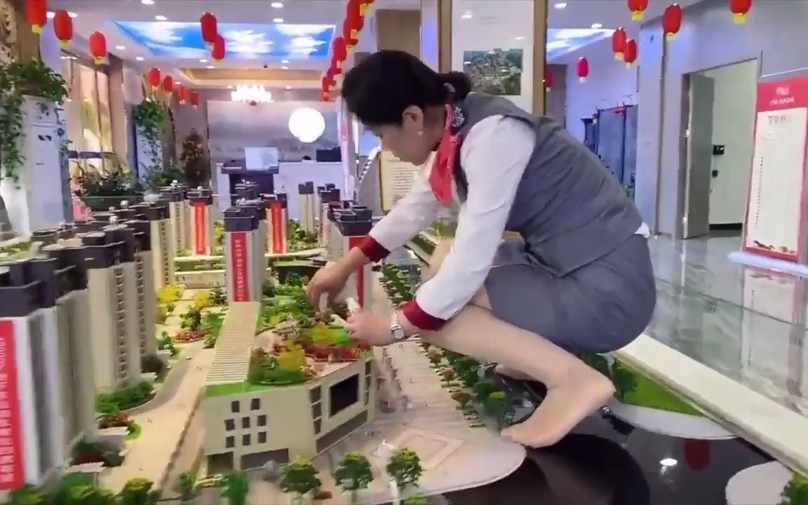 【GTS】巨大小姐姐清理沙盘(楼盘招待处清洁员工)