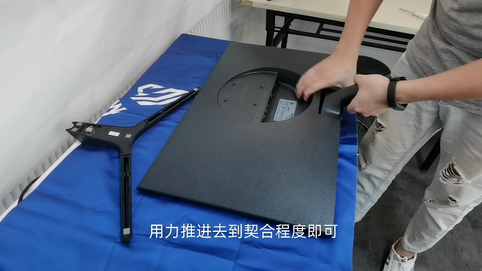 三星显示器U28R550 UQC拆装视频