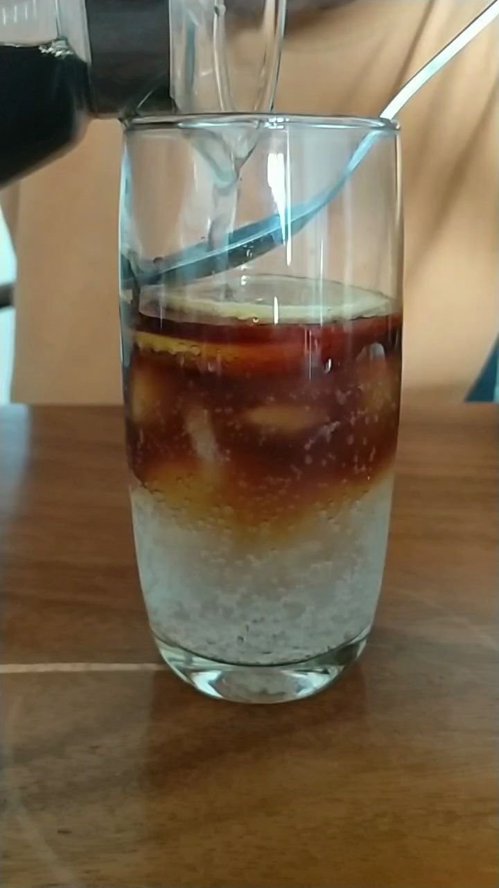 星巴克单一产地云南咖啡豆冷萃与雪碧的碰撞