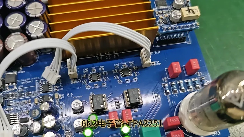 特别调教的电子管加数字功放,低频跟以前的爱华DSL一样给力