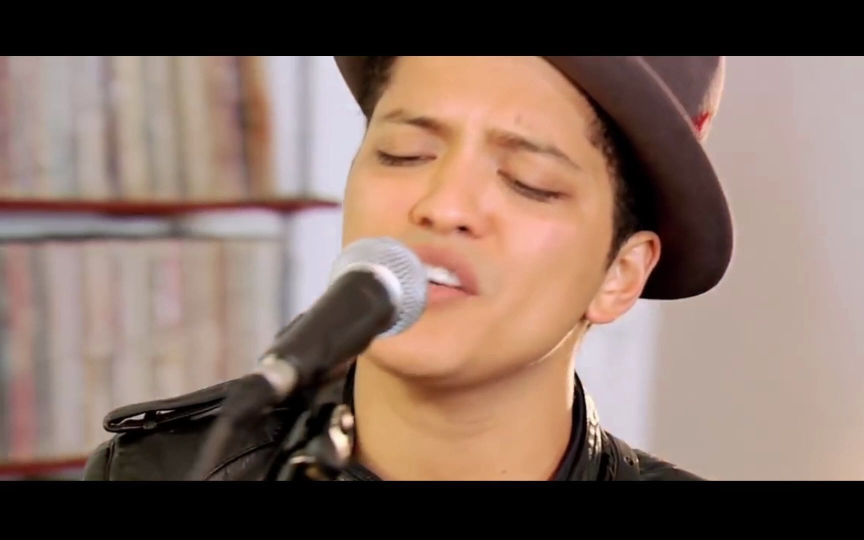 进口Shure SM58经典舞台家用直播录音动圈手持麦克风话筒