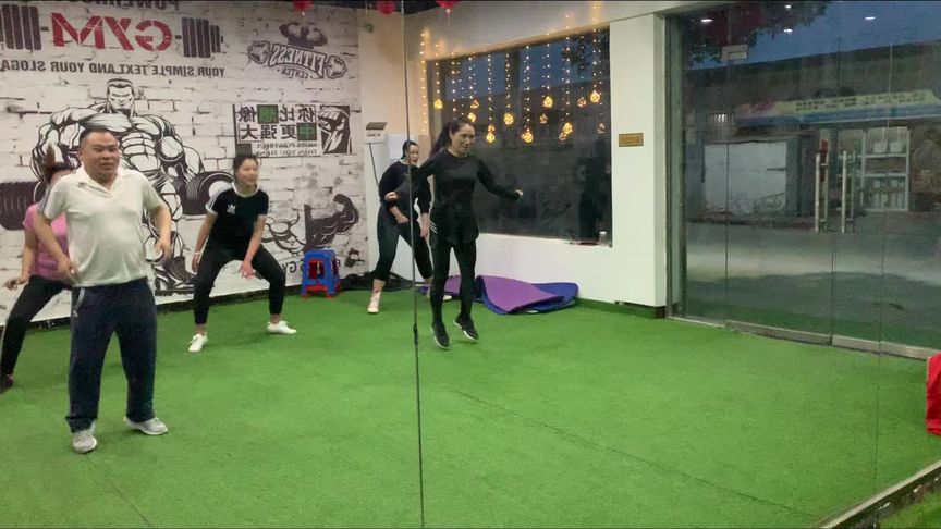 我创建个减肥群,分组并互相监督,愿意参加的私聊我给微信