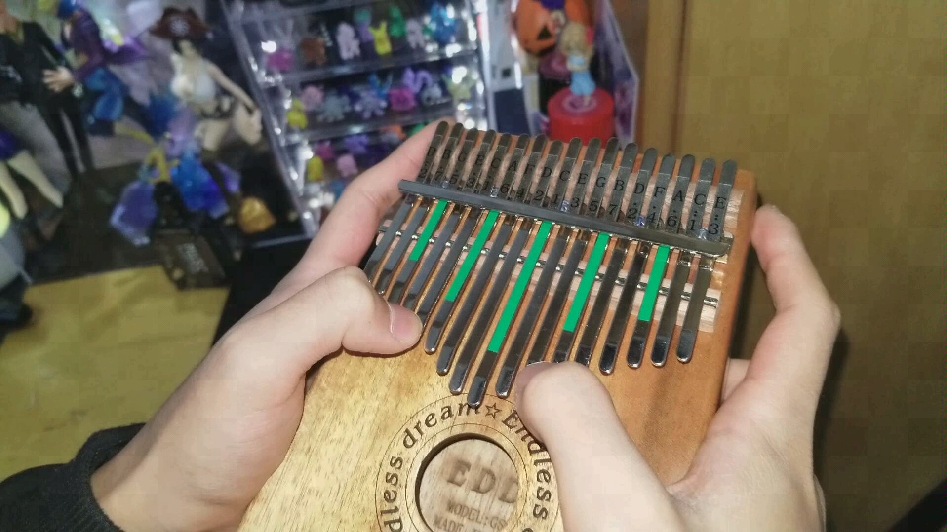 【拇指琴】适合女生的乐器_(:з)∠)_简单易上手