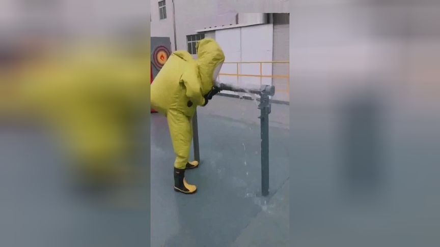 水管破裂,带水也能轻松堵漏!