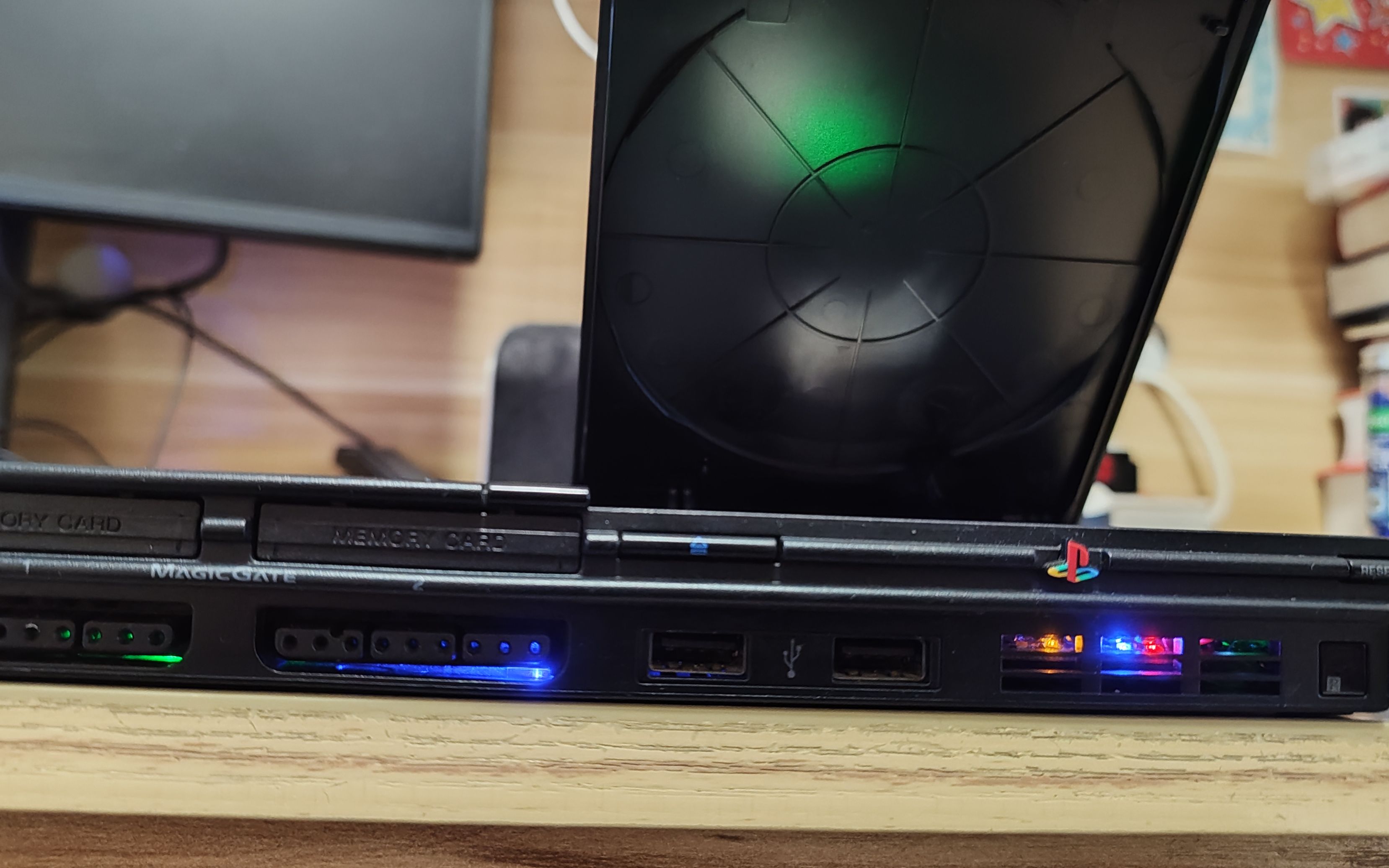 “书”接上回:改装的PS2内置硬盘与SD/TF卡切换。PS2改机加载游戏...