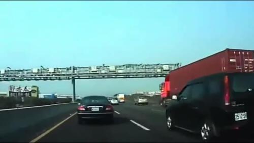 行车记录仪:眼睛是会骗人的,如果不是这段行车视频,我们永远不会知道...