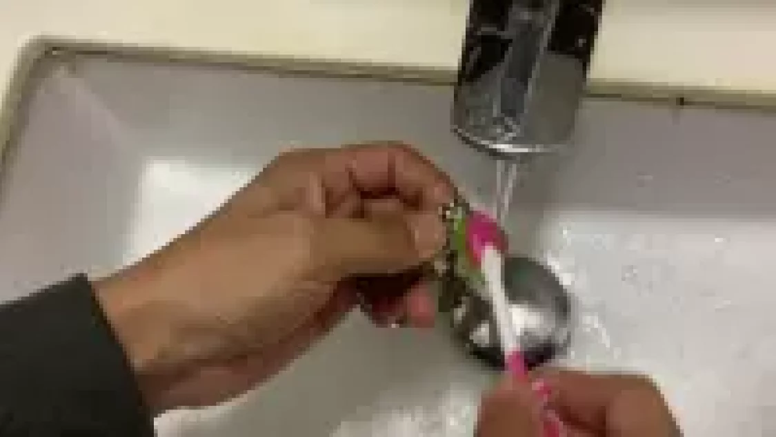 如何清洗手表(切勿盲目清洗,以免进水)
