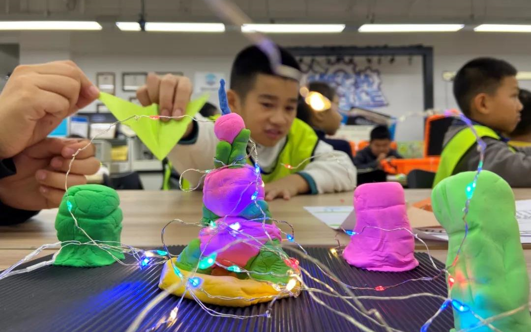 如何“搞事情”——营造校园创客教育学习氛围