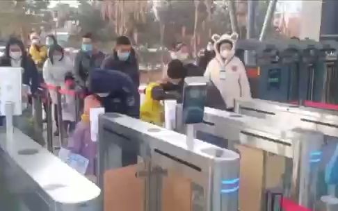 数字哨兵智慧校园人脸识别健康码测温门禁考勤一体机助力校园复学复课