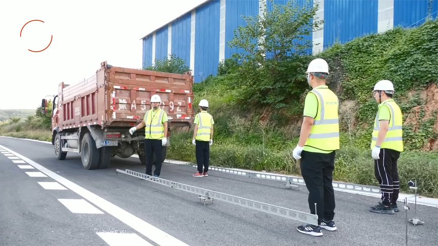 贝克曼梁测试路基路面回弹弯沉方法 | 微工路试验检测视频