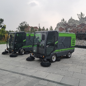 宏瑞达扫地车 
