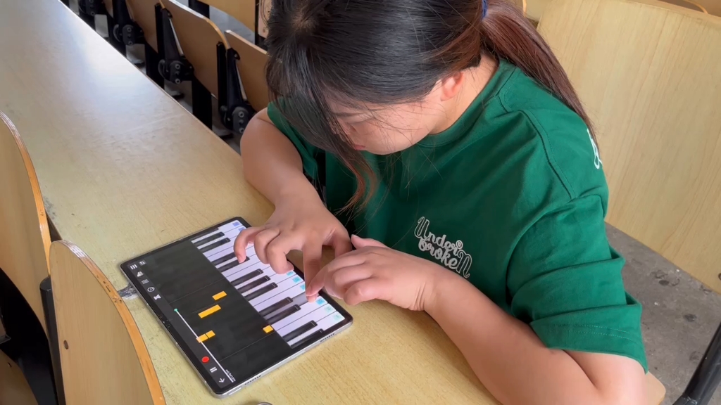 安徽邮电职业技术学院21城市轨道通信信号一班CG210113