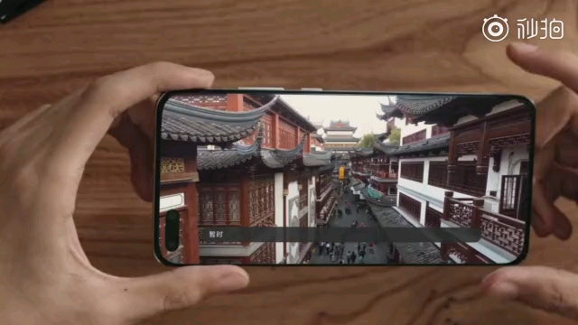 华为AI字幕,畅快看大片。