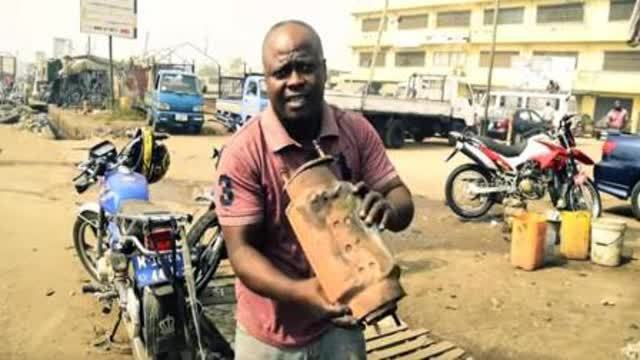 非洲兄弟靠卖三元催化器养家糊口?看完原理秒懂其中原由!