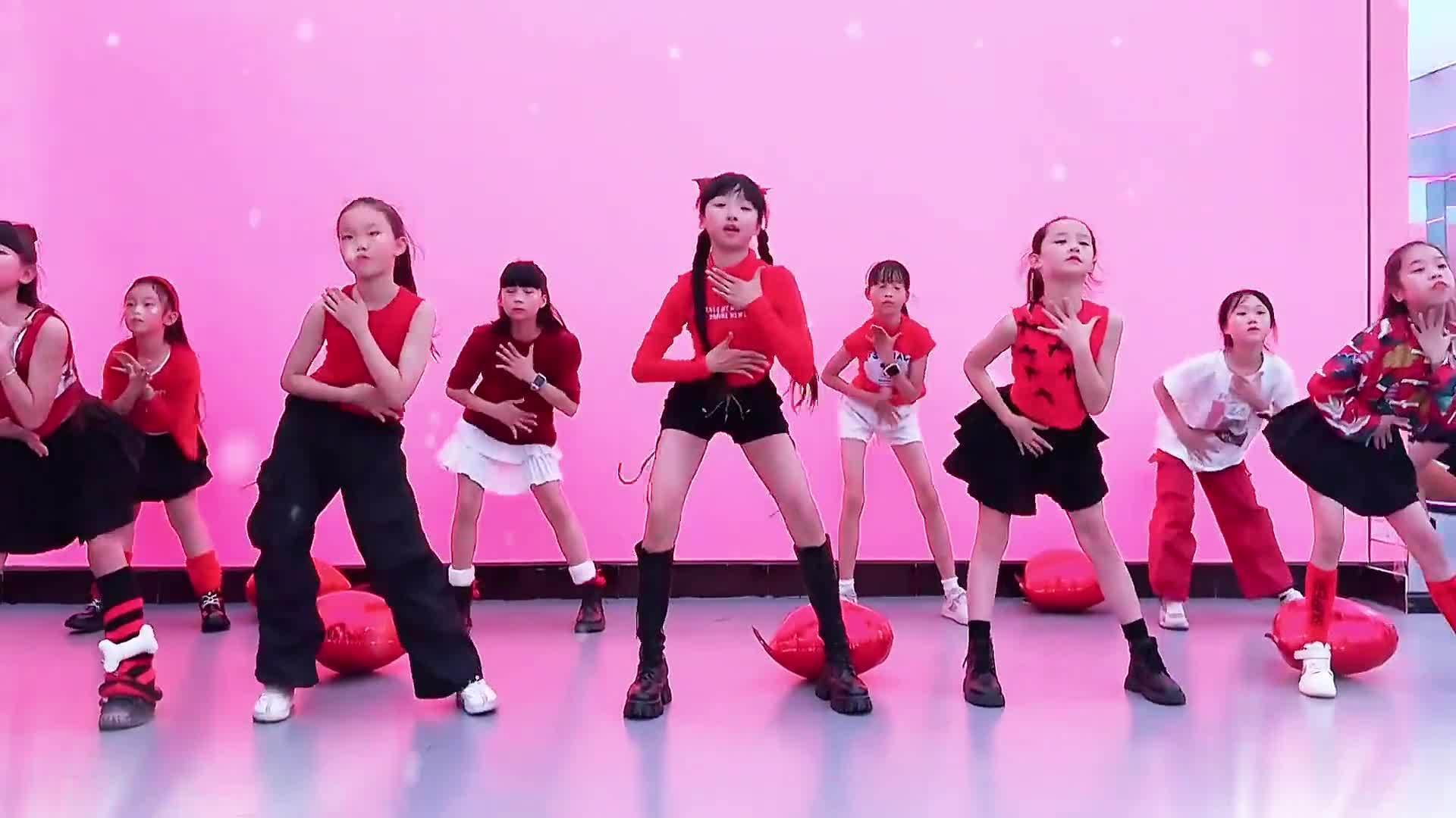 圣诞舞预热 #甜妹冬日氛围舞 #圣诞舞蹈跳起来了 #潮流舞蹈地图 #丝...