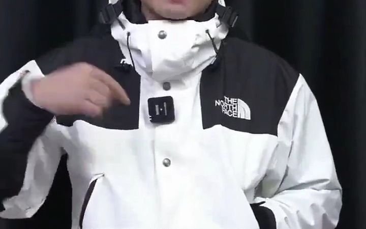北面冲锋衣能不能跟羽绒服合体呢,来一起看一下