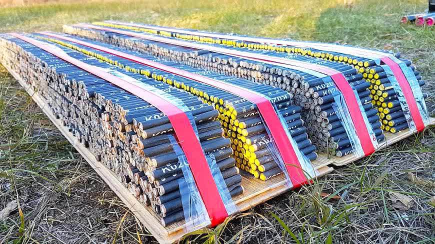 老外实验将大量鞭炮点燃,画面震撼,看得好过瘾!