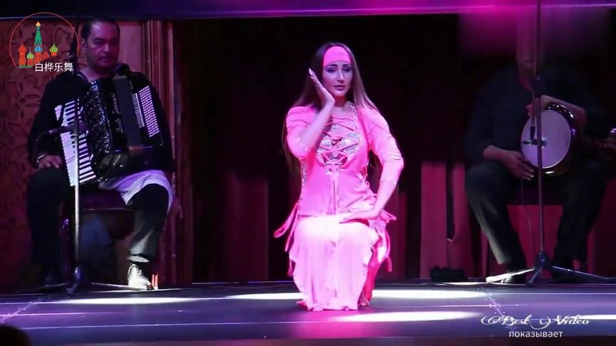 她是俄罗斯最火的“肚皮舞女皇”,柔软的舞姿令人沉醉