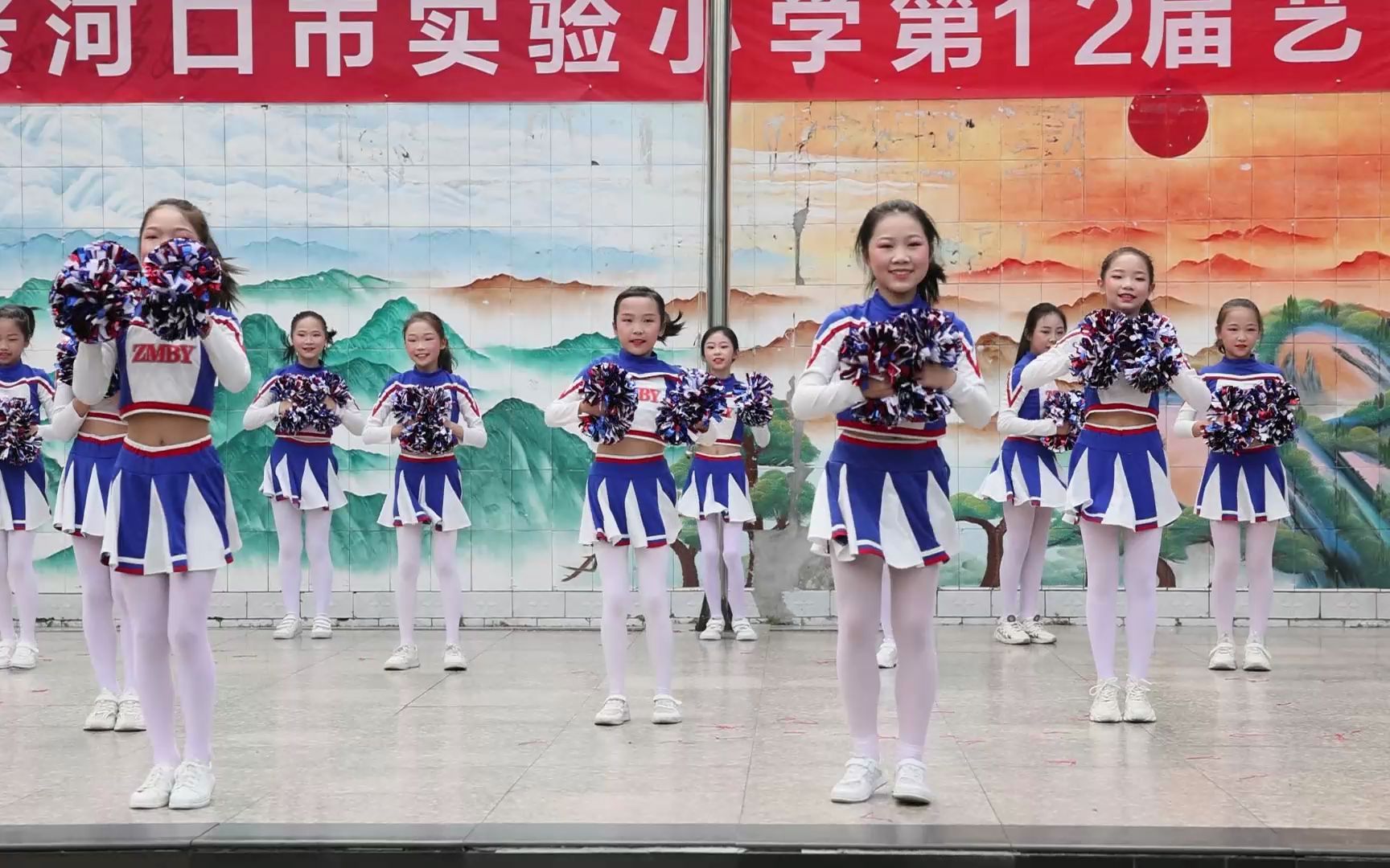 老河口市实验小学,2000人的啦啦操表演,见过没