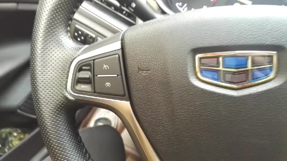 吉利汽车帝豪Gs1.3T优雅版之定速巡航按键