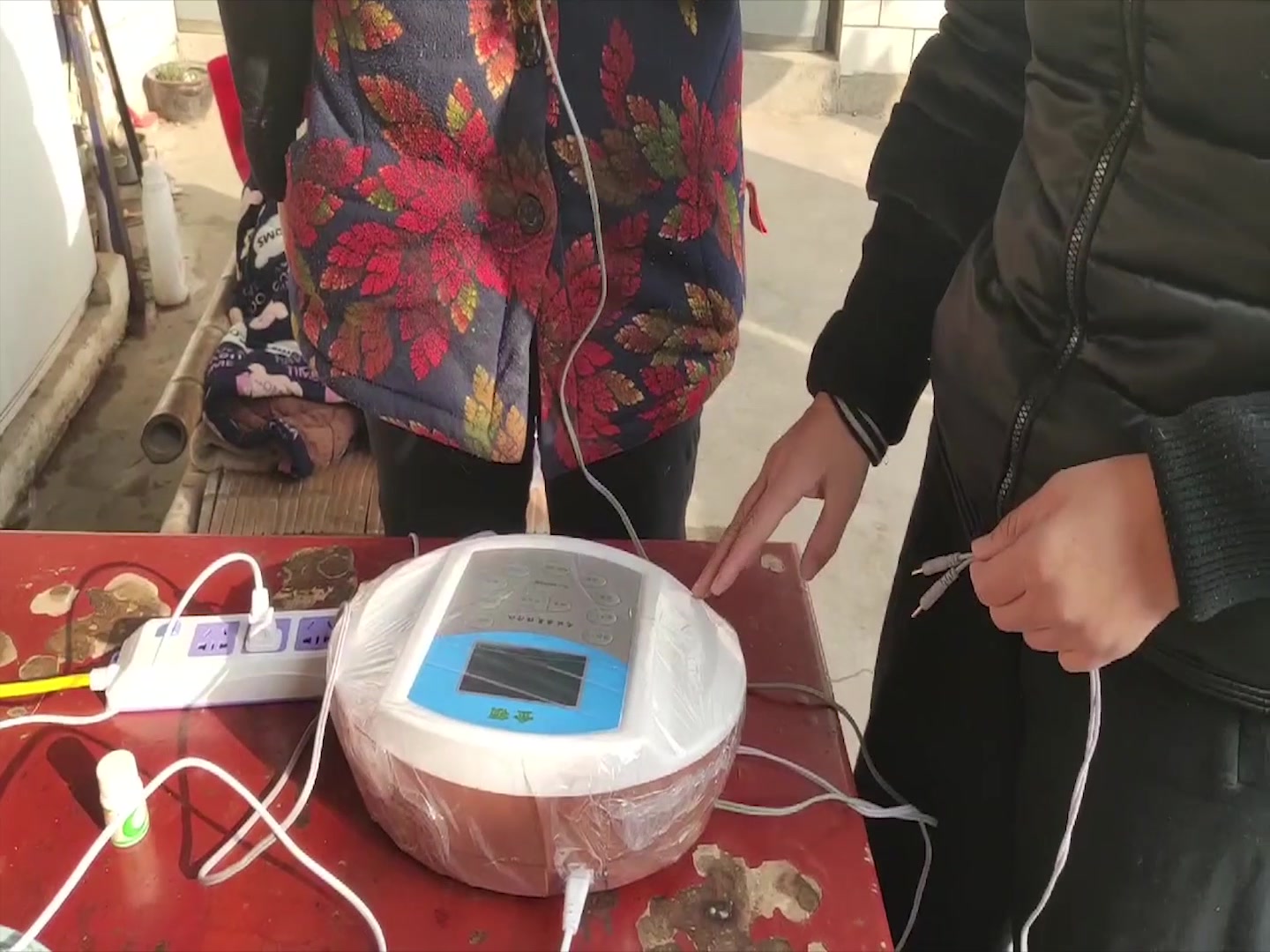 3000块买回来的理疗仪对身体真的有好处?你觉得这个东西靠谱吗?