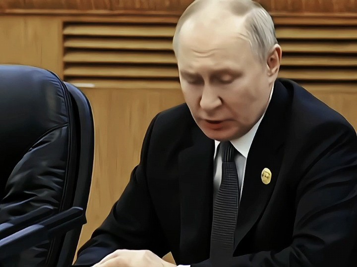 【普京】老头去年访华!