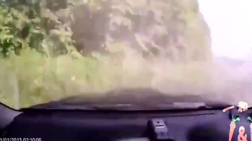 车祸集锦:大家请看,各种车祸集锦,胆小勿进!