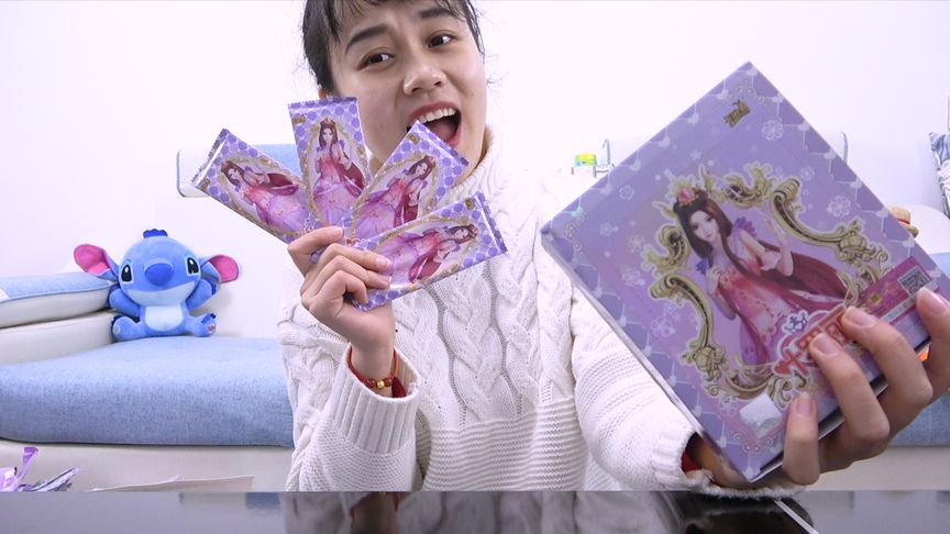 叶罗丽玩具开箱,今天从4袋叶罗丽抽出水王子和冰公主的兄妹组合