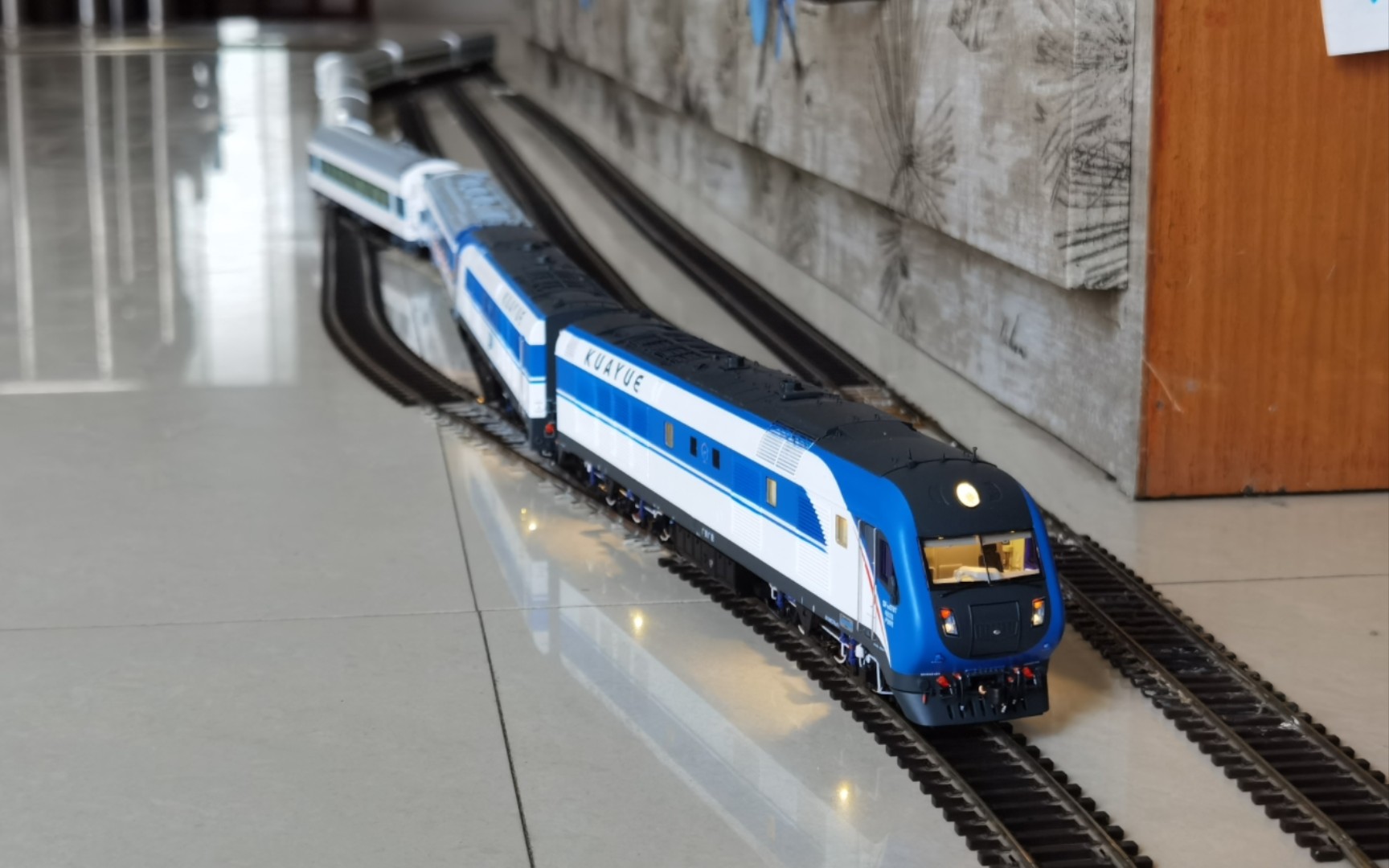 【火车模型】无用的进路设计,乘客泡面撒一地