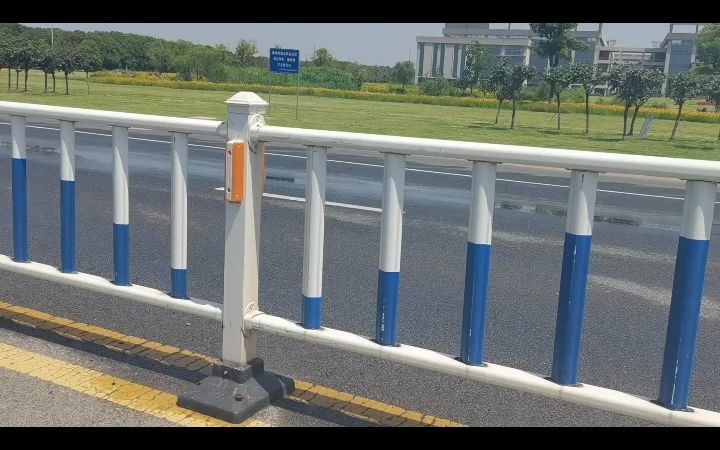 城市道路隔离护栏设置要求及注意事项,江辰为您介绍