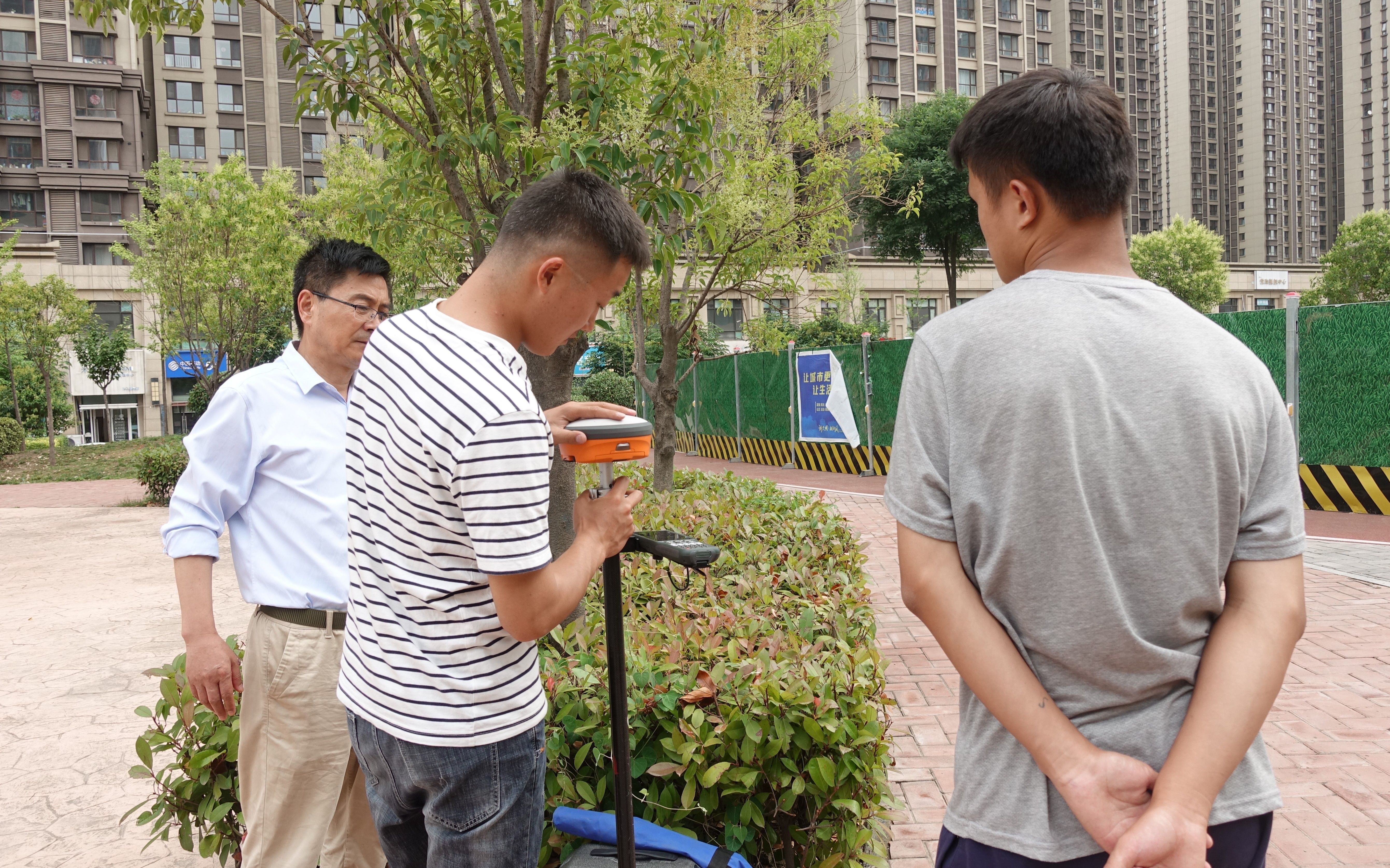 陕西浩荣测量员GPS-RTK实践操作学习