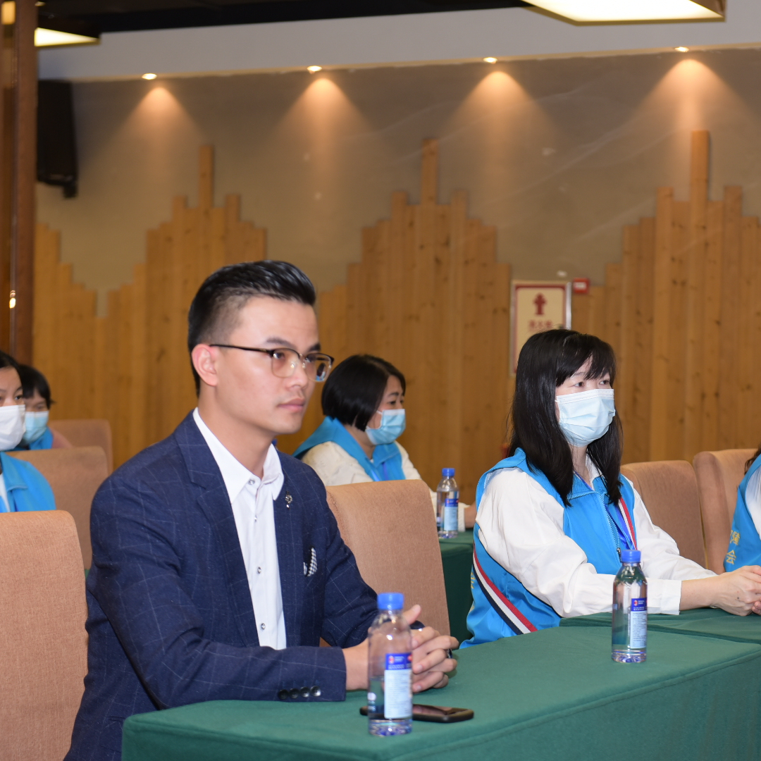 小桔灯书画行政组 