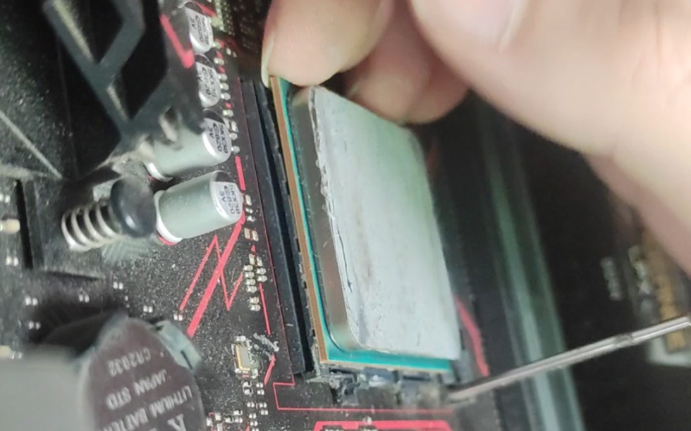 AMD的cpu到底要怎么拆啊!眼前一黑了!