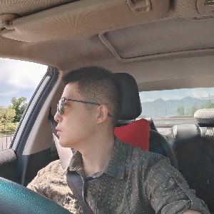 品牌运营冯绍雍 