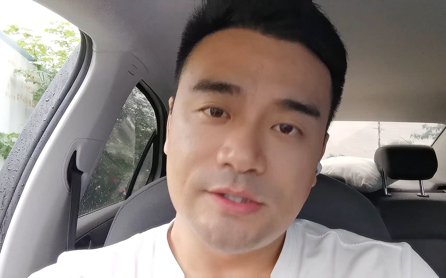 自动挡如何换挡