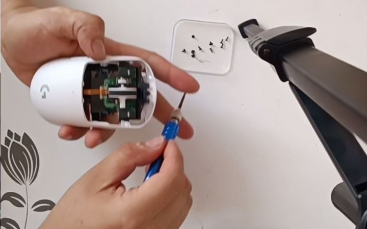 狗屁王老二代GPW二代鼠标更换微动板教程淘宝搜索店铺 罗技配件行