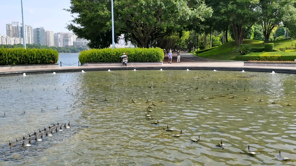 南宁滨湖广场喷泉设施特写
