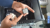 家里的电脑主机一年没清理,小伙自己给处理器更换导热硅脂