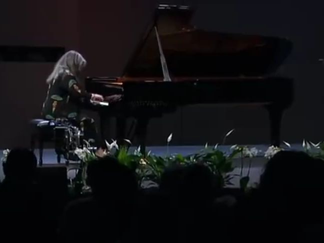 钢琴大师 阿格里奇 巴哈《C小调第2号帕蒂塔》,巴赫充满“世俗性”...