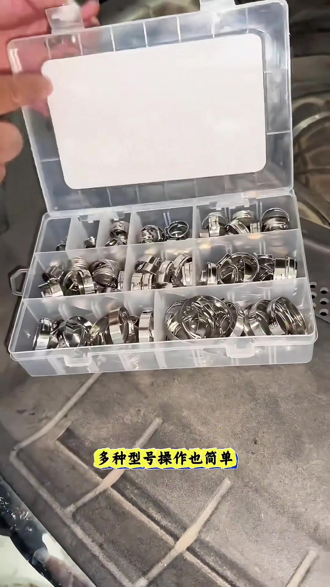 单耳无极卡箍 内圈没有凸起不伤被卡紧部件,且内圈没有缝隙所以密封...