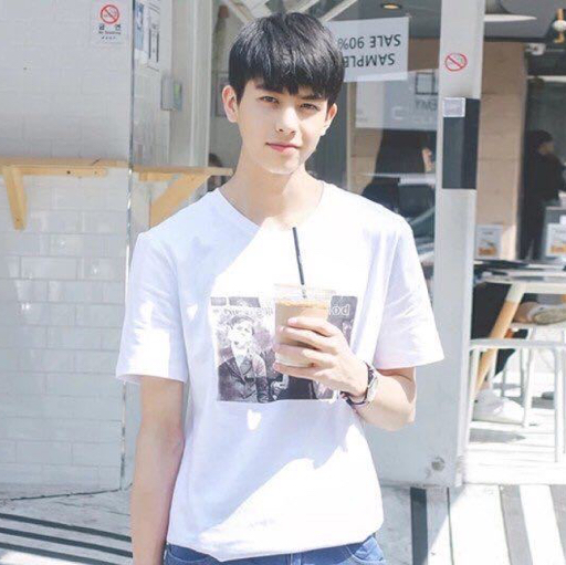 深度思考的小蜜蜂 